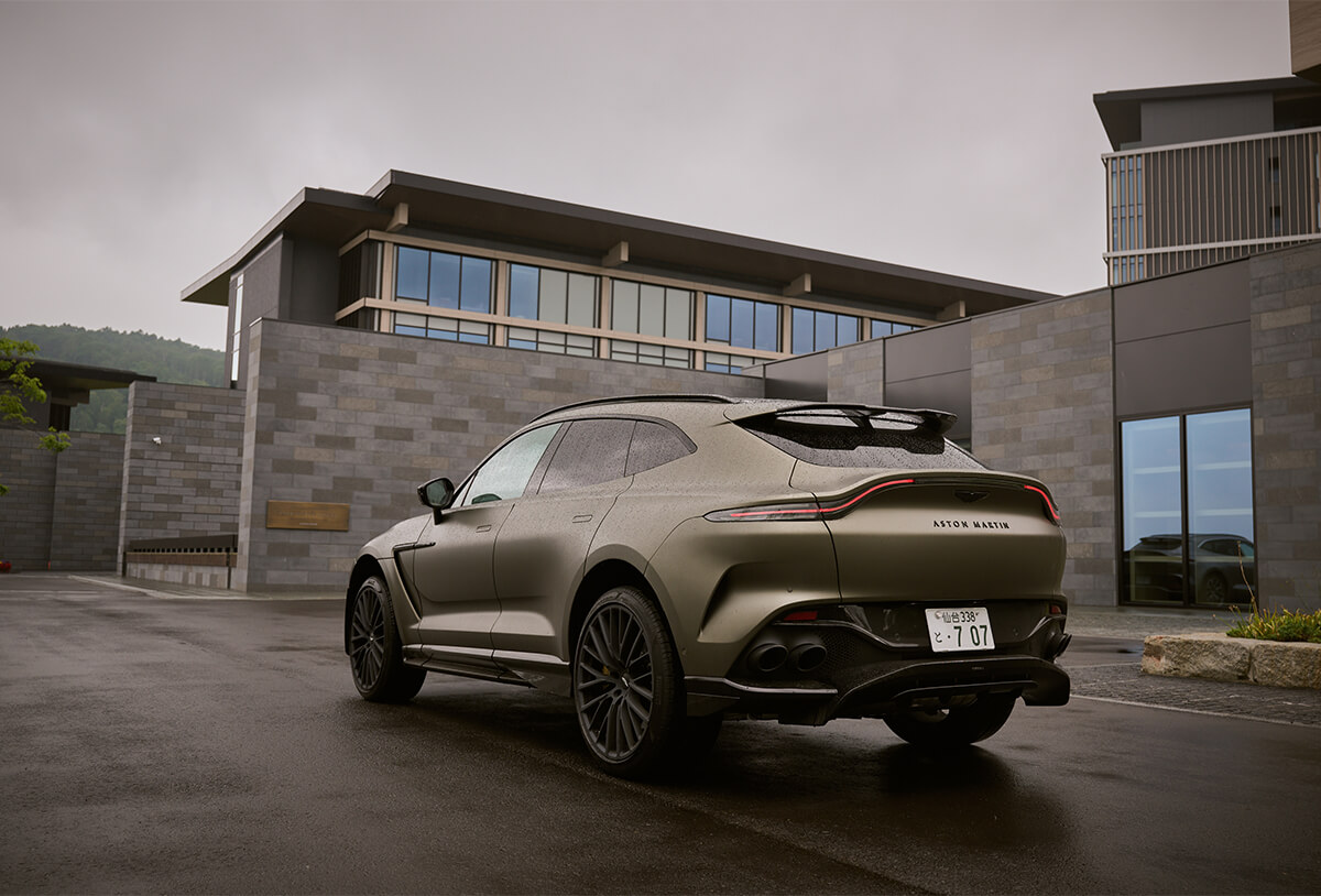 世界で最もパワフルなラグジュアリーSUV「DBX 707」で北の大地をグランドツーリング | AdvancedTime